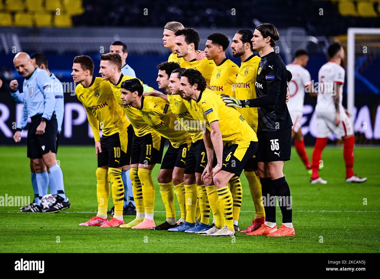 teams before the UEFA Champions League round of 16 match between ...