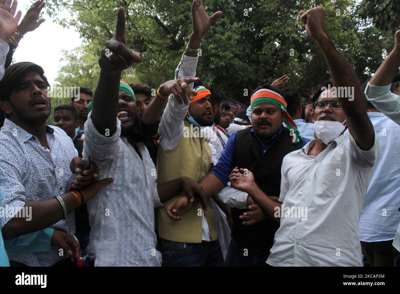 India student party hi-res stock photography and images - Alamy