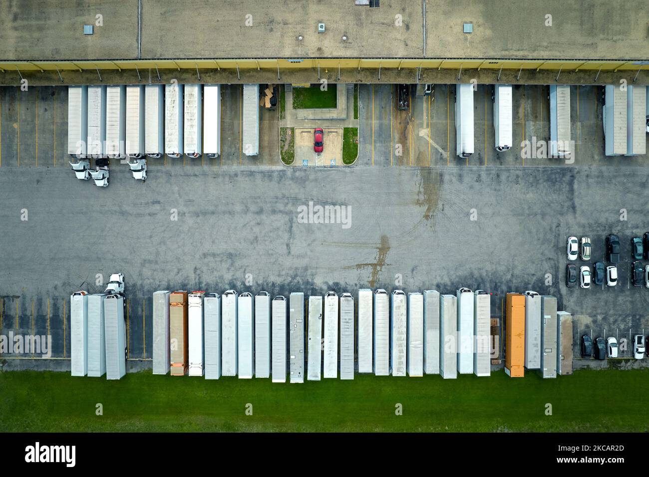 Big logistic center hi-res stock photography and images - Alamy