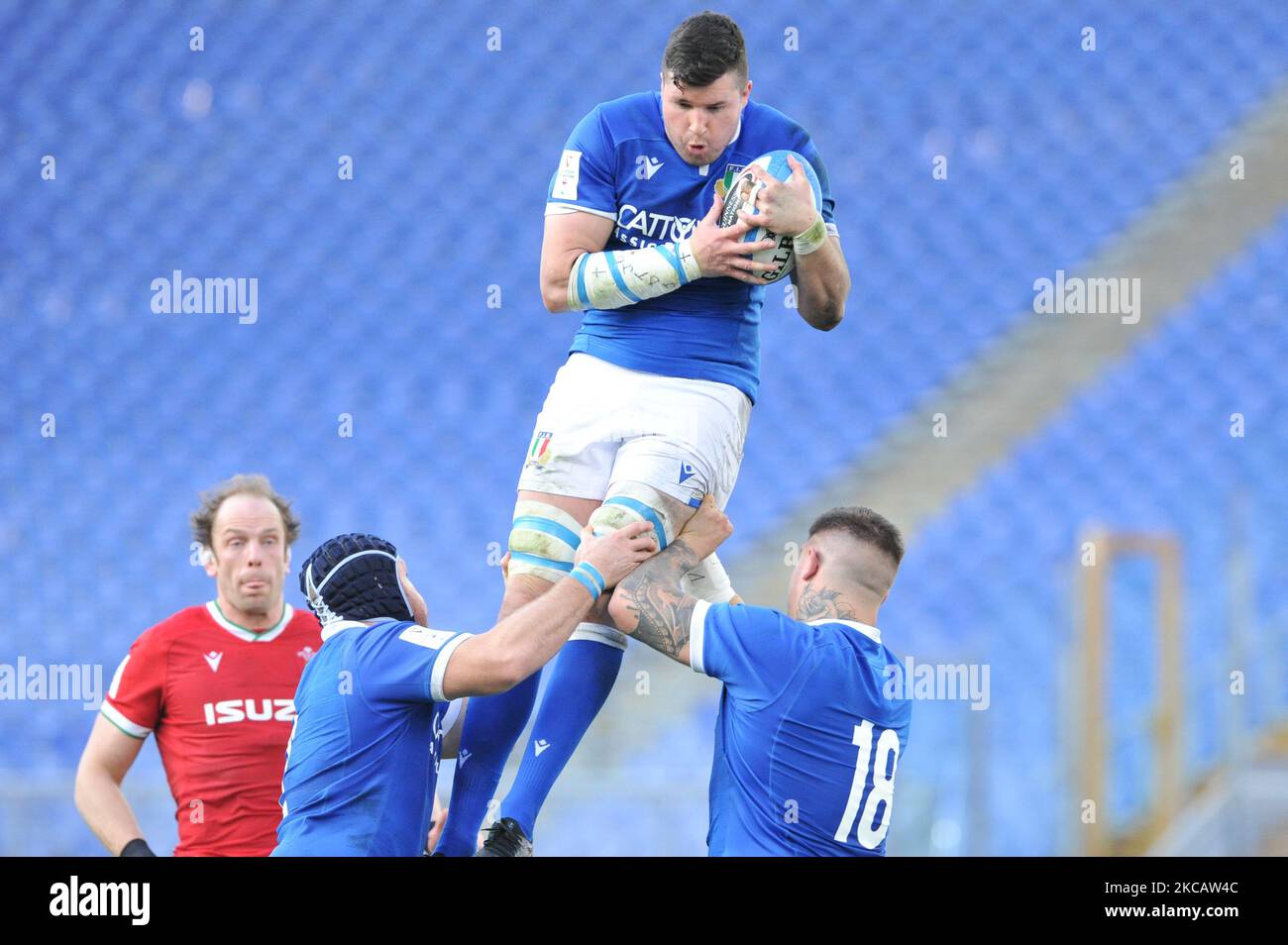 Sebastian Negri of Italy catches the ball during the 2021 Guinness Six ...