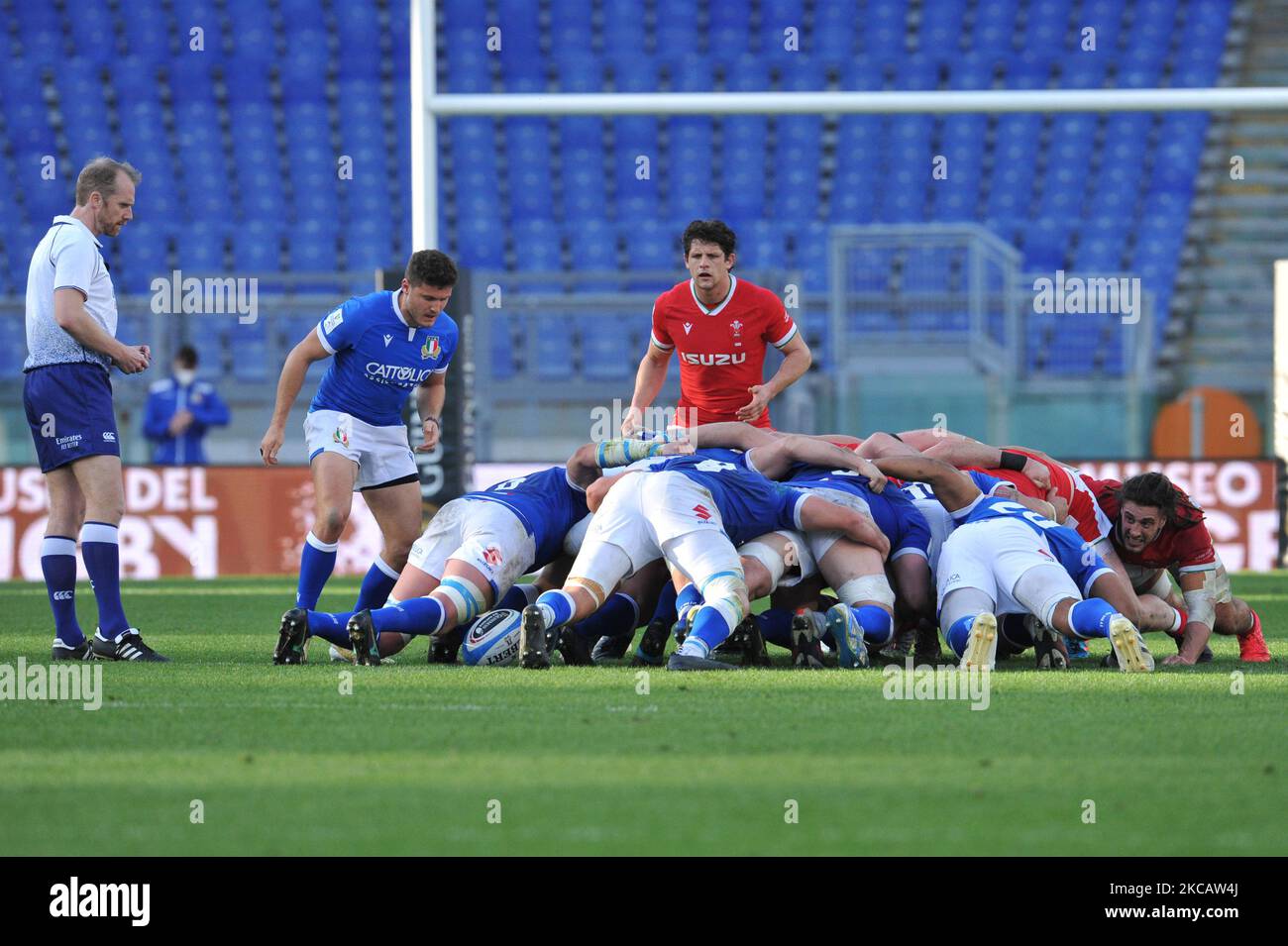 Marcello Violi of Italy leads the italian scrum during the 2021 ...