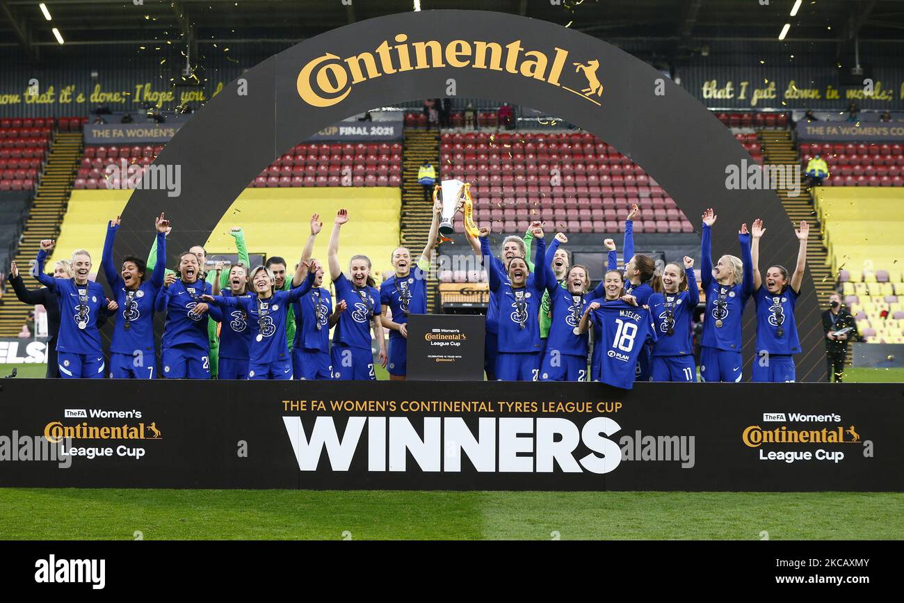 Chelsea trophy lift 2021 hi-res stock photography and images - Alamy