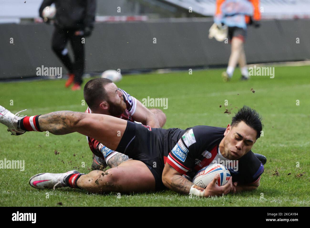 Ken Sio of Salford Red Devils scores his team's second try during the ...