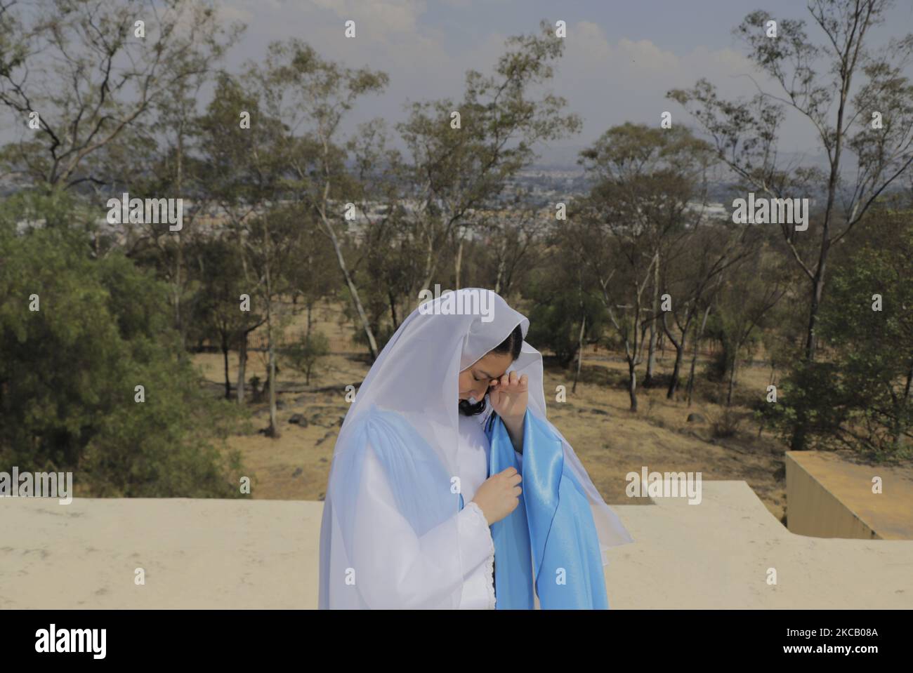 Mary death mask hi-res stock photography and images - Alamy