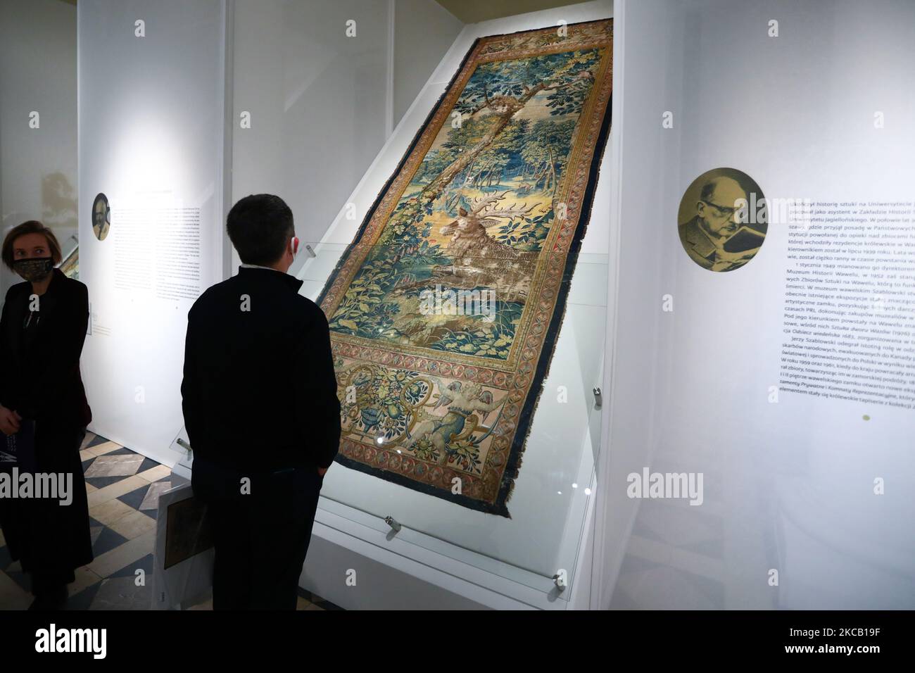 Monumental figurative textiles hi-res stock photography and images - Alamy