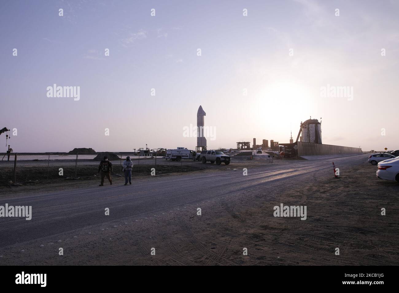 Starship SN11 reflects the sunset light on March 16th, 2021 in Boca ...
