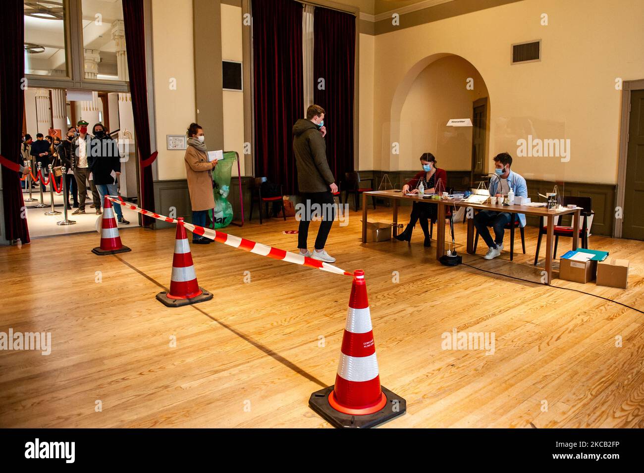 Concert queue system hi-res stock photography and images - Alamy