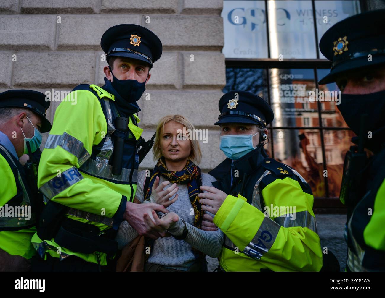 Irish police woman hi-res stock photography and images - Alamy
