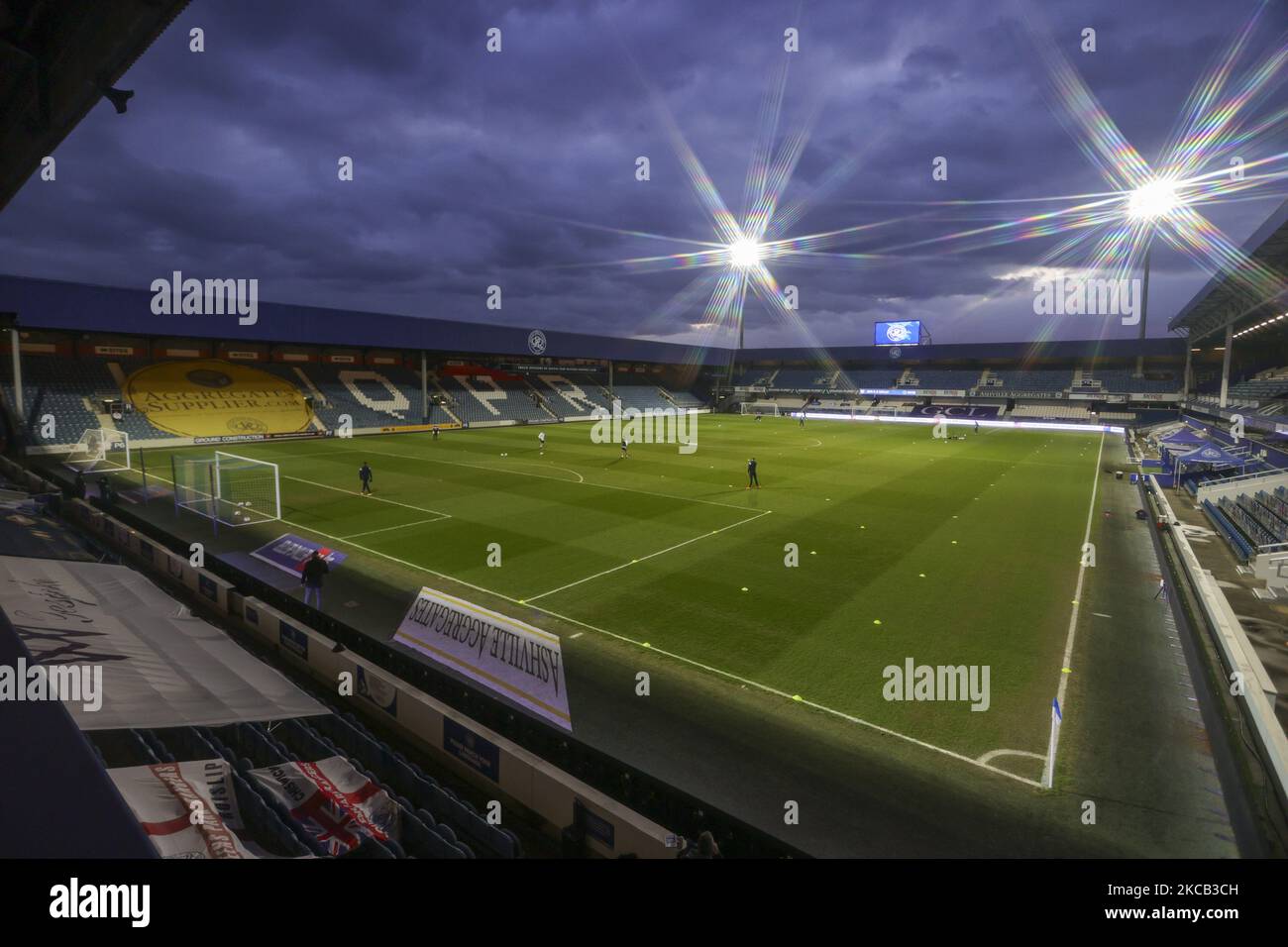 Queens park rangers vs millwall hi-res stock photography and images - Alamy