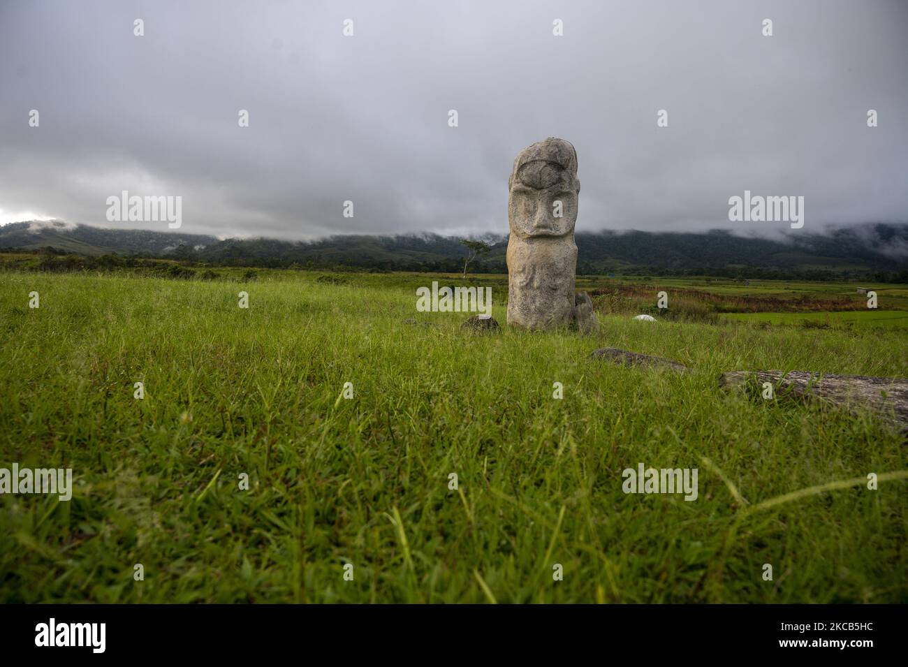 Tadulako statue hi-res stock photography and images - Alamy