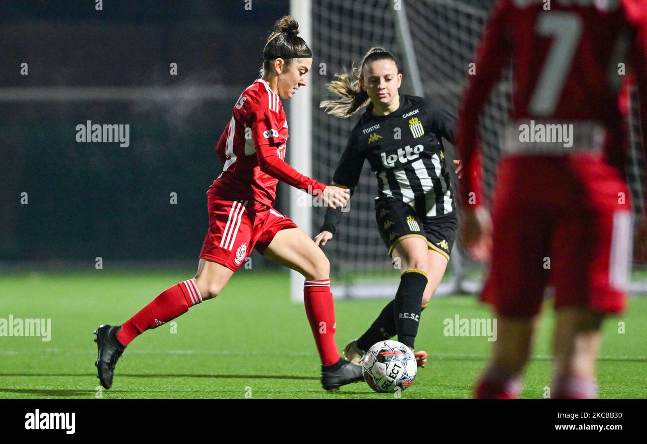 Noemie Gelders (10) of Standard pictured with Chrystal Lermusiaux (22 ...