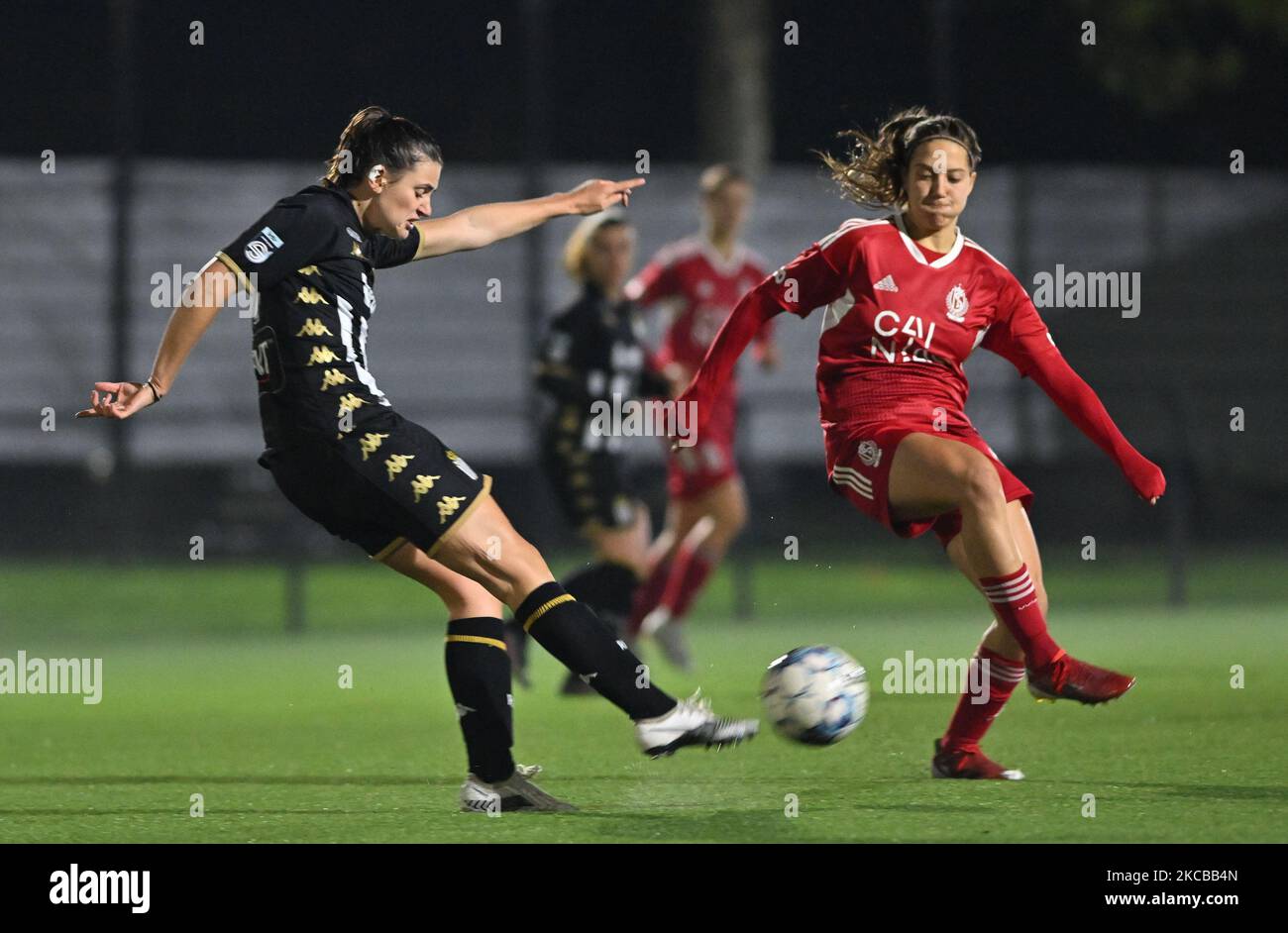 Noemie Fourdin (11) of Charleroi pictured with Laura Miller (9) of ...