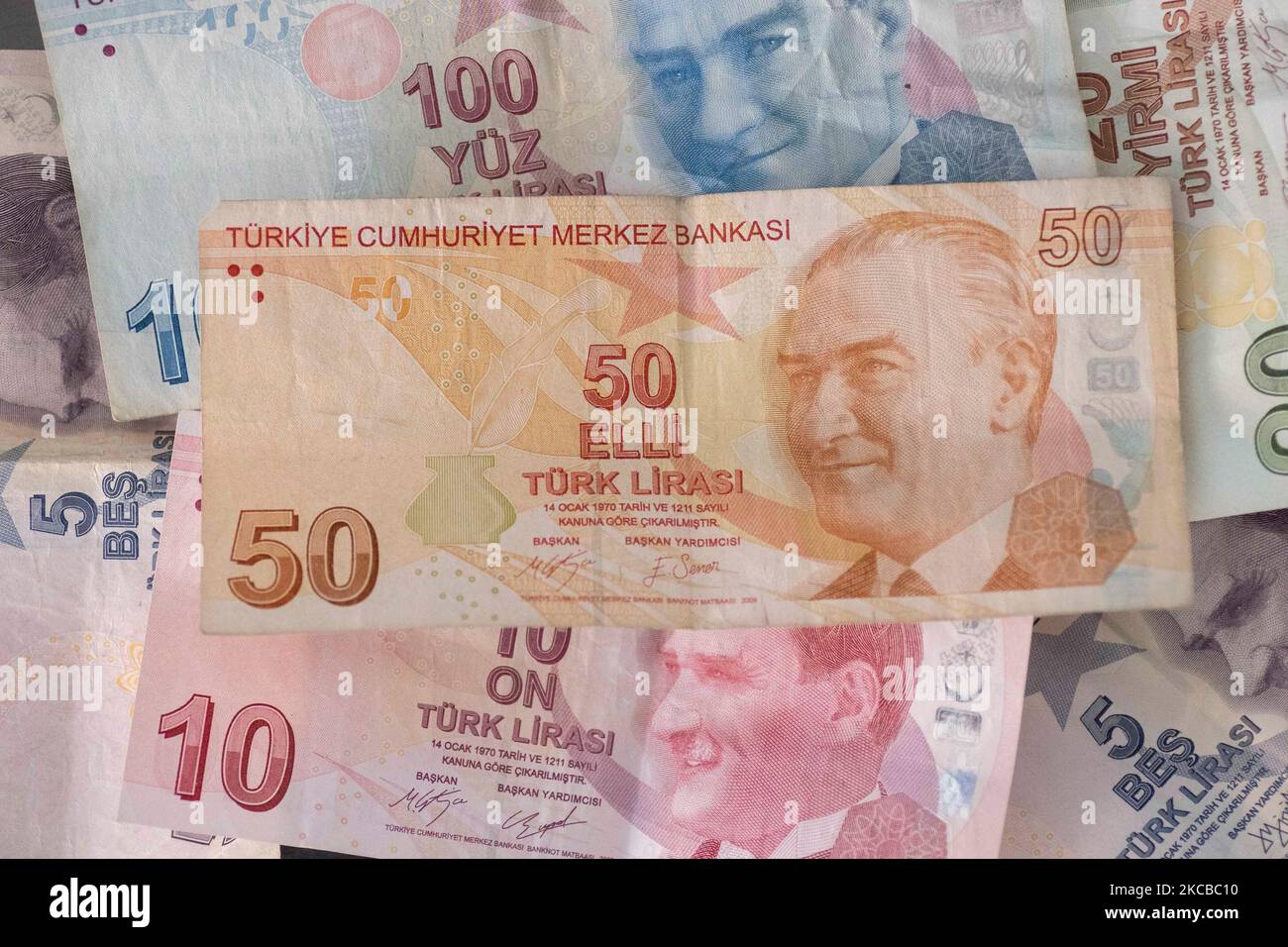 Turkiye is bankasi sign hi-res stock photography and images - Alamy