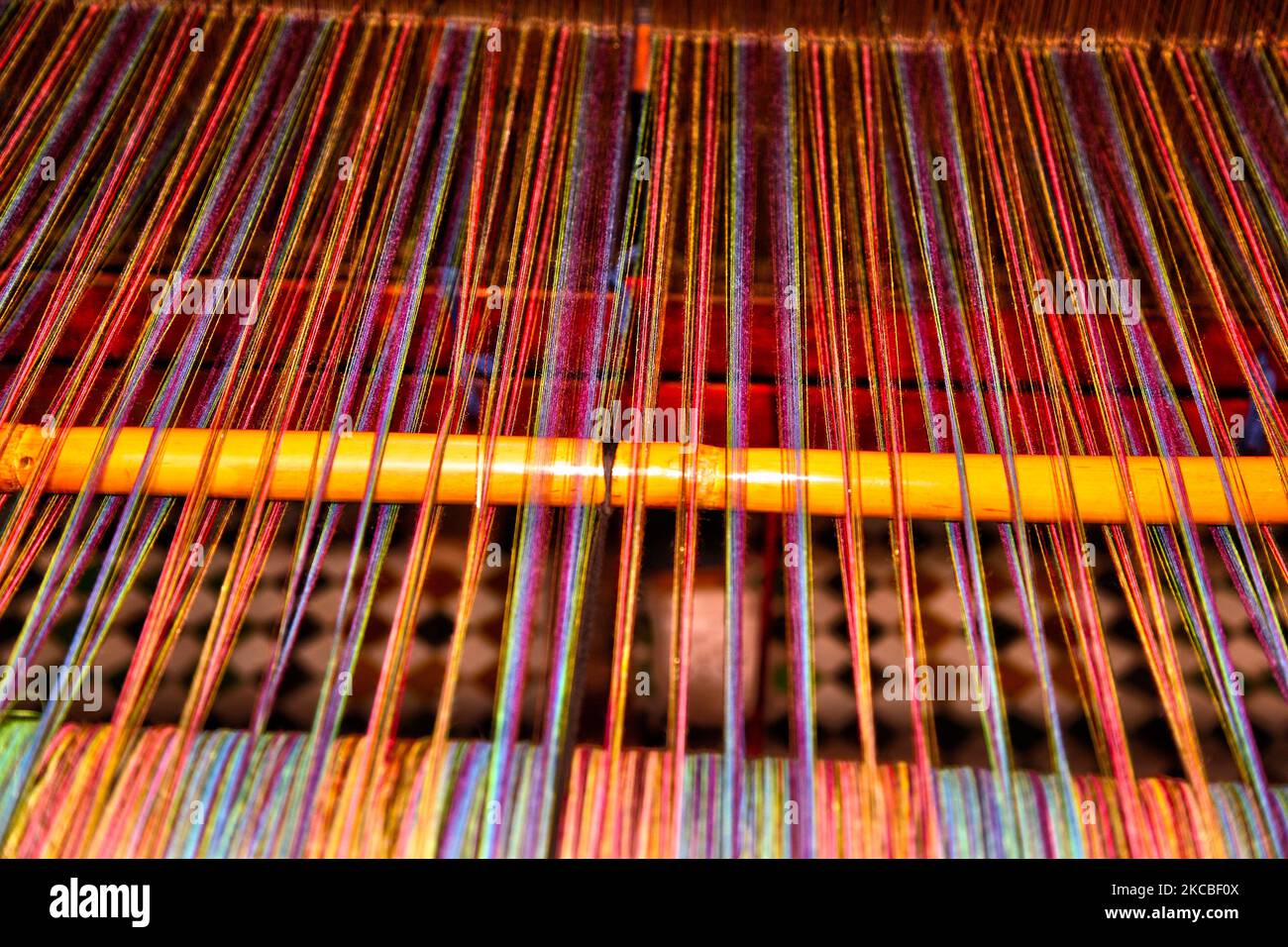 Weaving loom in the old medina of fez morocco hi-res stock photography ...