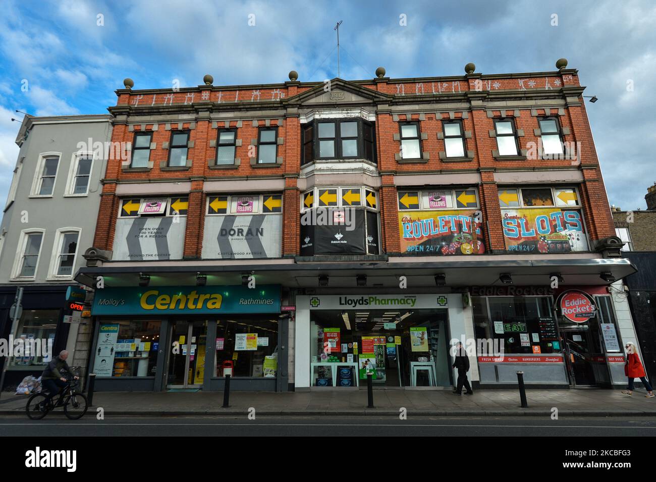 Open business premisses hi-res stock photography and images - Alamy