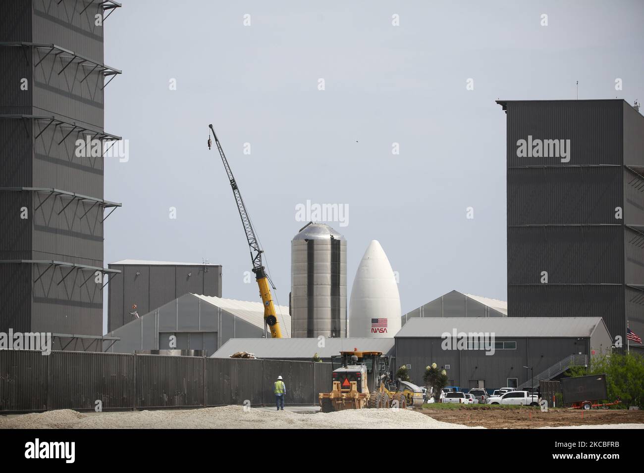 Construction continues at SpaceX's South Texas build site in Boca Chica ...