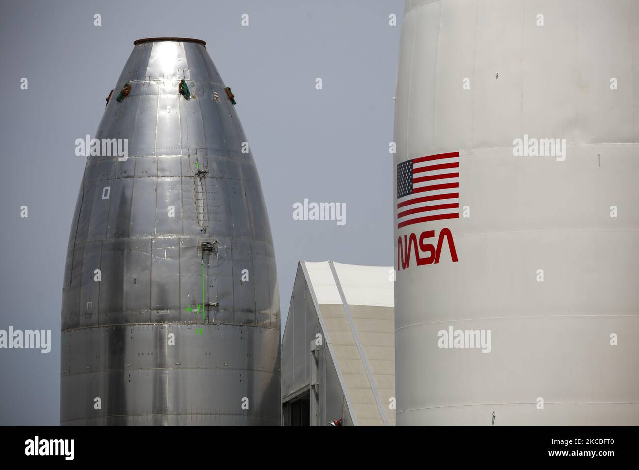 Construction continues at SpaceX's South Texas build site in Boca Chica ...