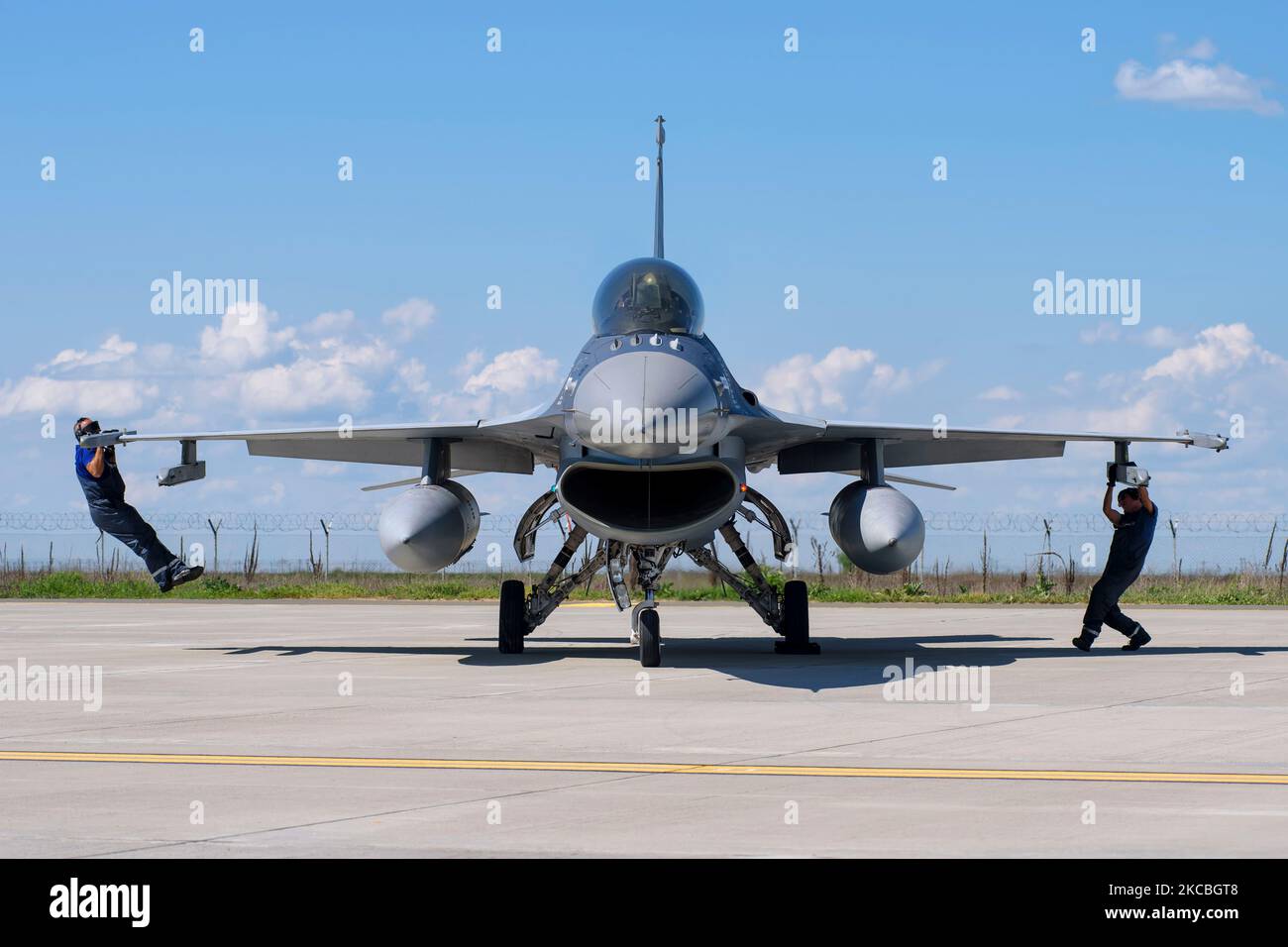 Romanian Air Force F-16AM Fighting Falcon on the ramp at 86thÂ Air Base ...