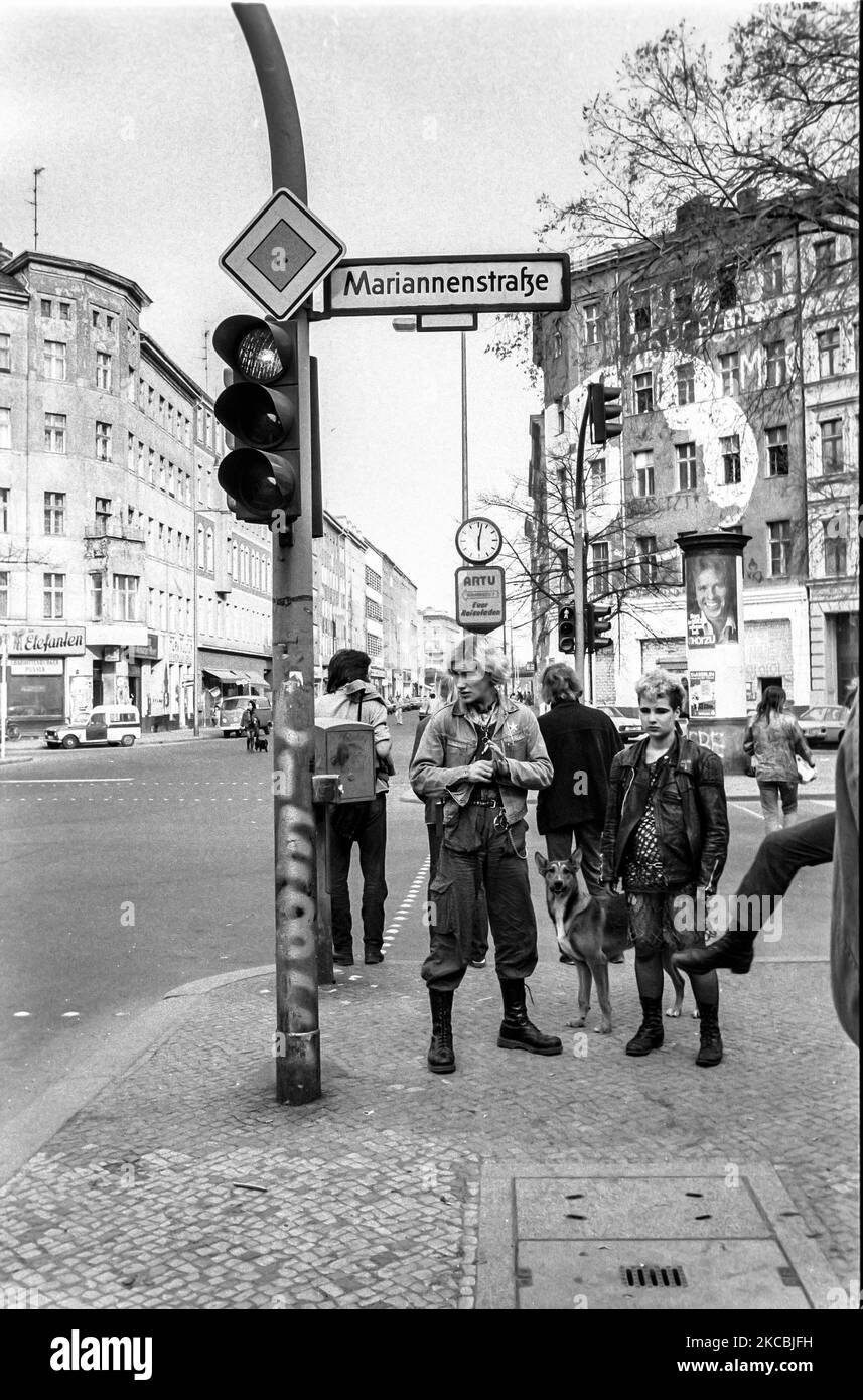 Squatters in Mariannenstrasse, West Berlin, Germany, 1983 Stock Photo ...