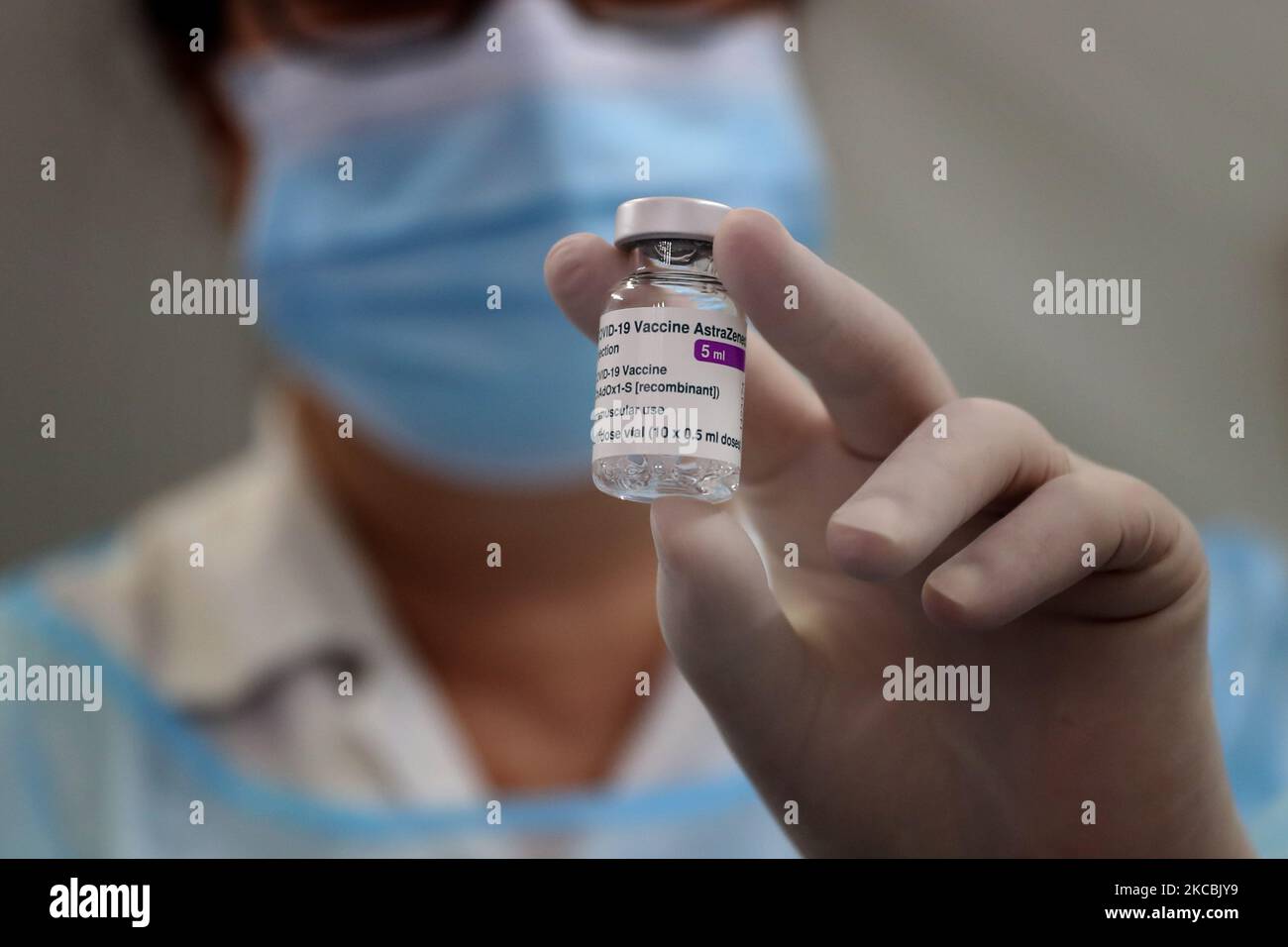 Non teaching staff inoculation hi-res stock photography and images - Alamy