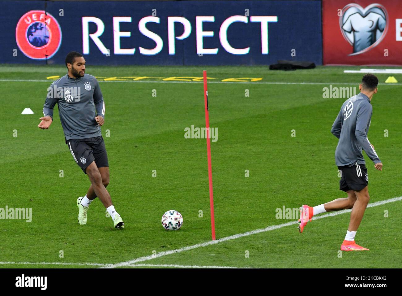 Jonathan tah germany national team hi-res stock photography and images ...