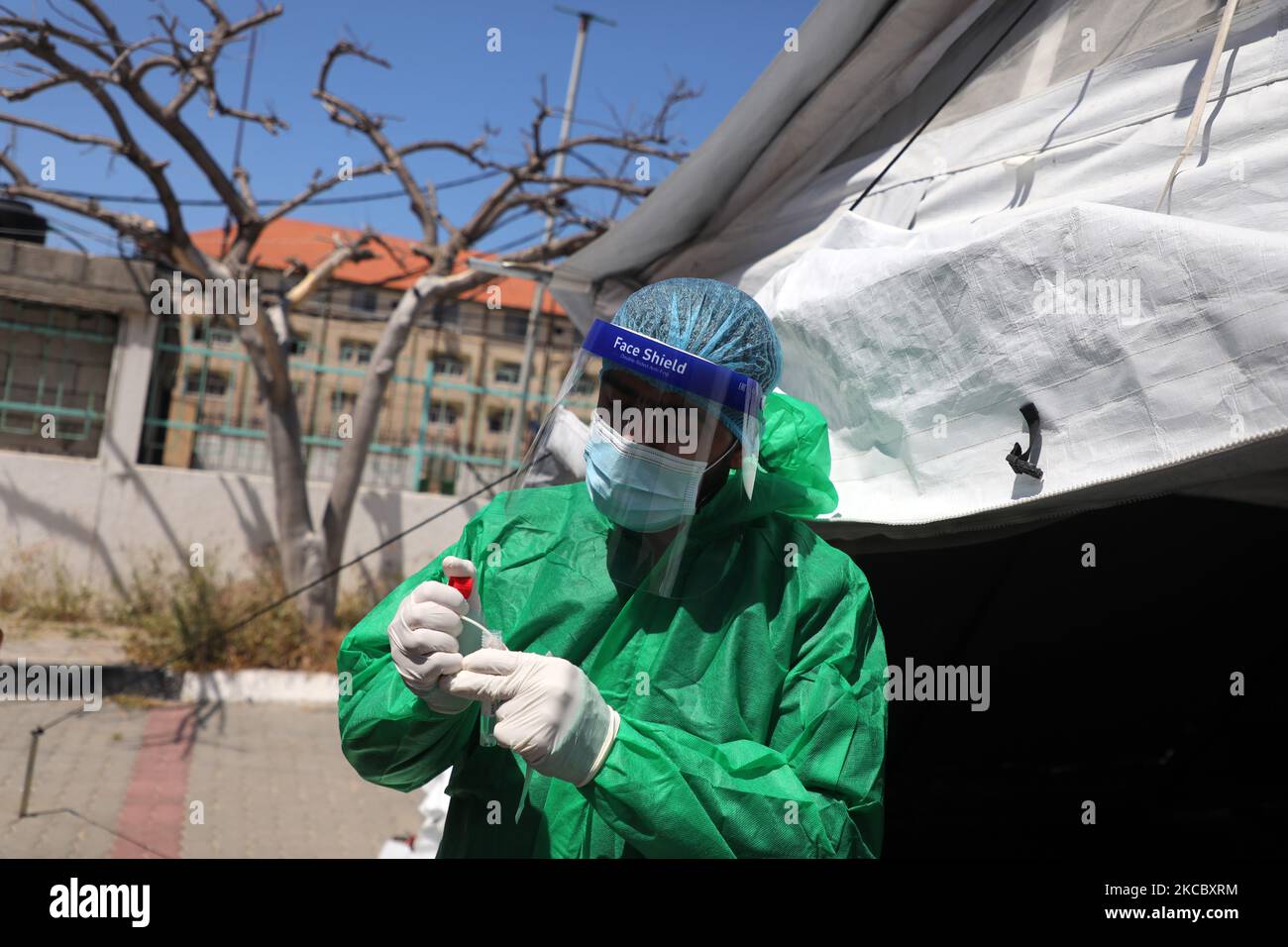 Palestinian health worker hi-res stock photography and images - Alamy
