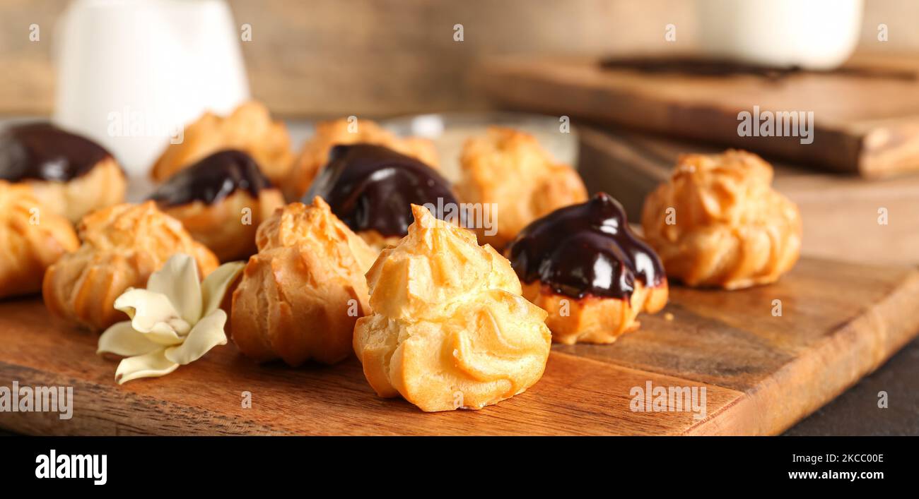 Mini cream puffs hi-res stock photography and images - Alamy