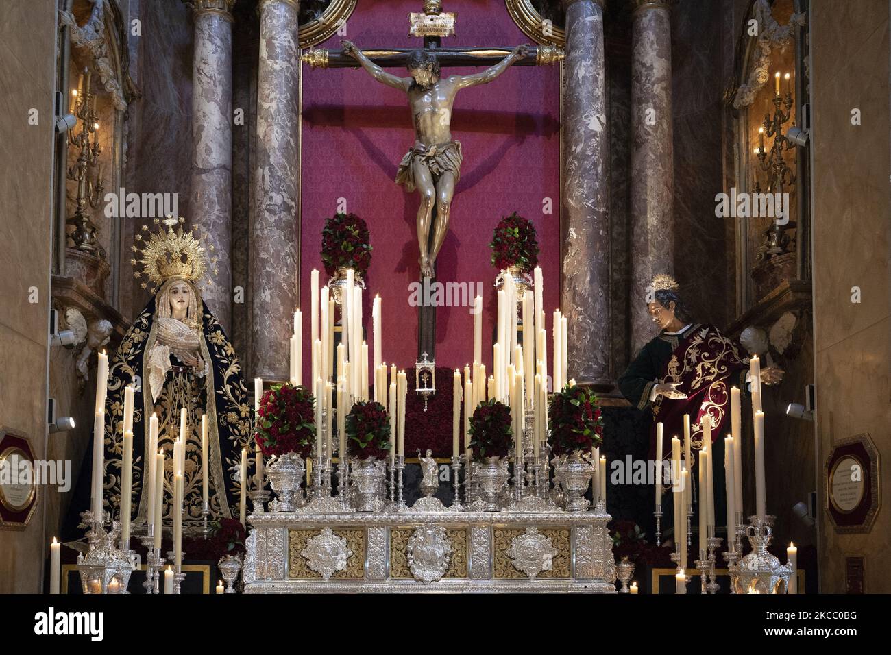 The processional altar of the image of the Holy Christ of Faith and ...
