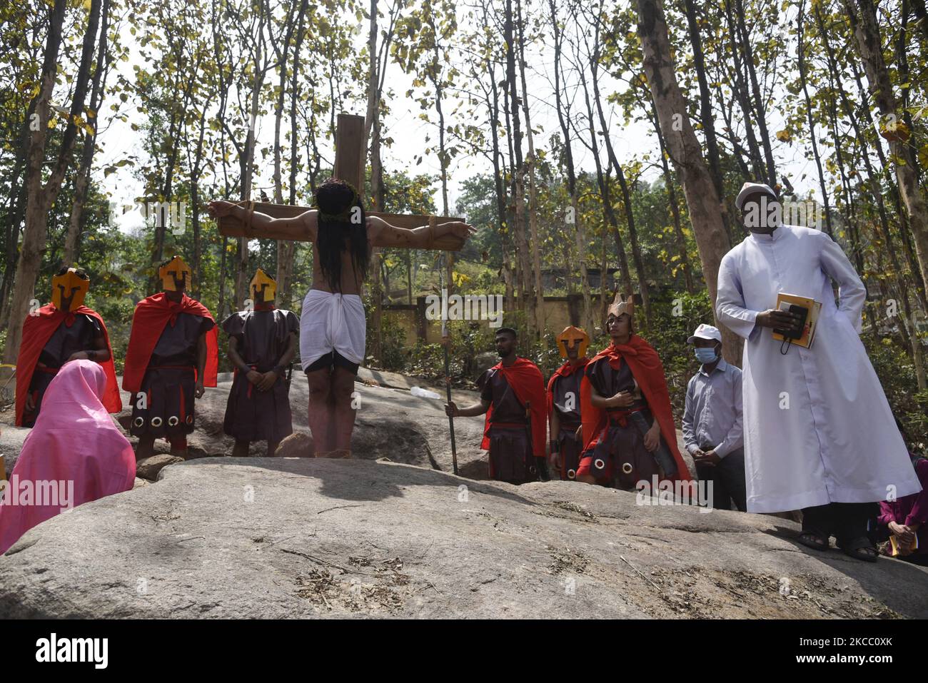 Christian devotee dressed as Jesus Christ re-enacts the crucifixion ...