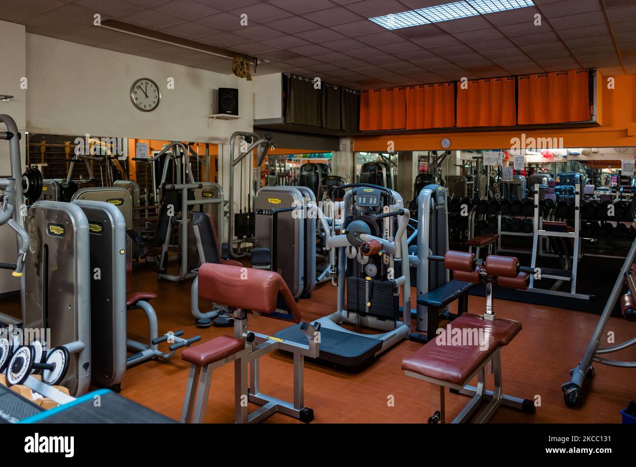 Survey room hi-res stock photography and images - Alamy