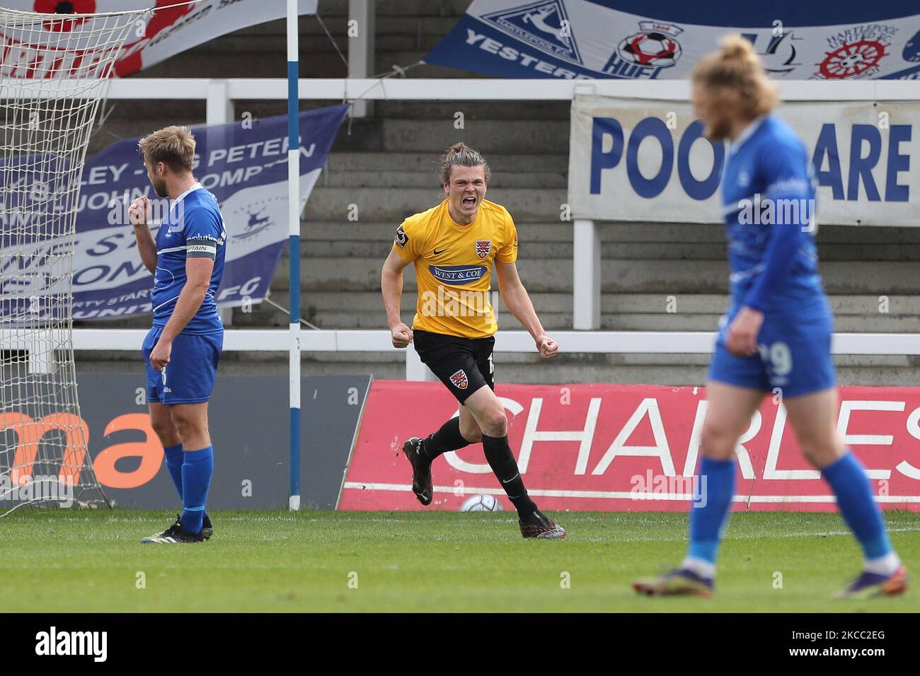 : Dagenham's Matt Robinson celebrates after scoring Dagenham's goal to ...