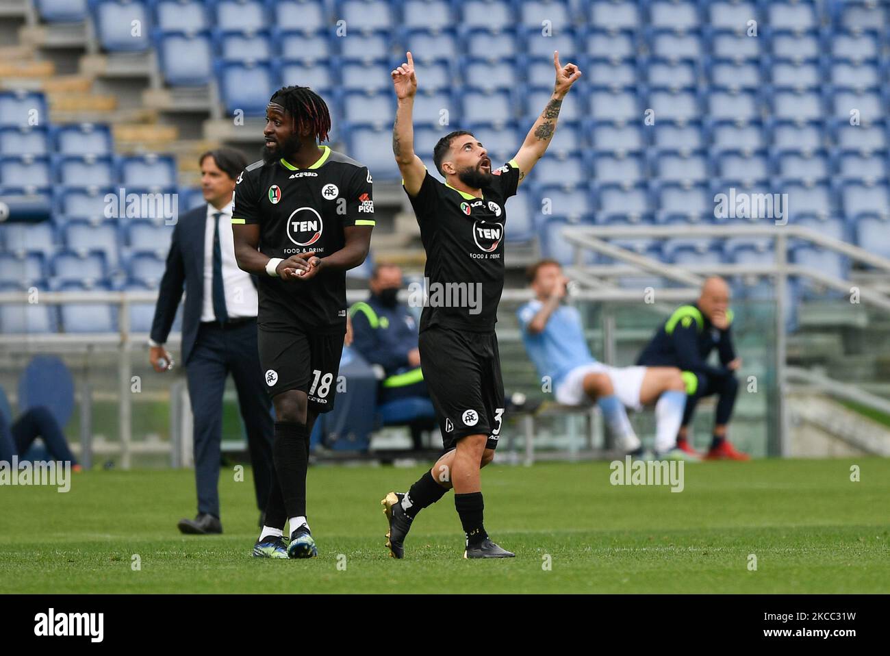 Daniele Verde of Spezia Calcio celebrates after scoring first goal ...