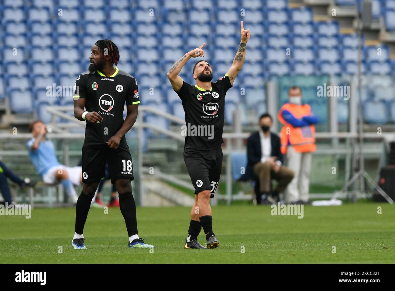Daniele Verde of Spezia Calcio celebrates after scoring first goal ...