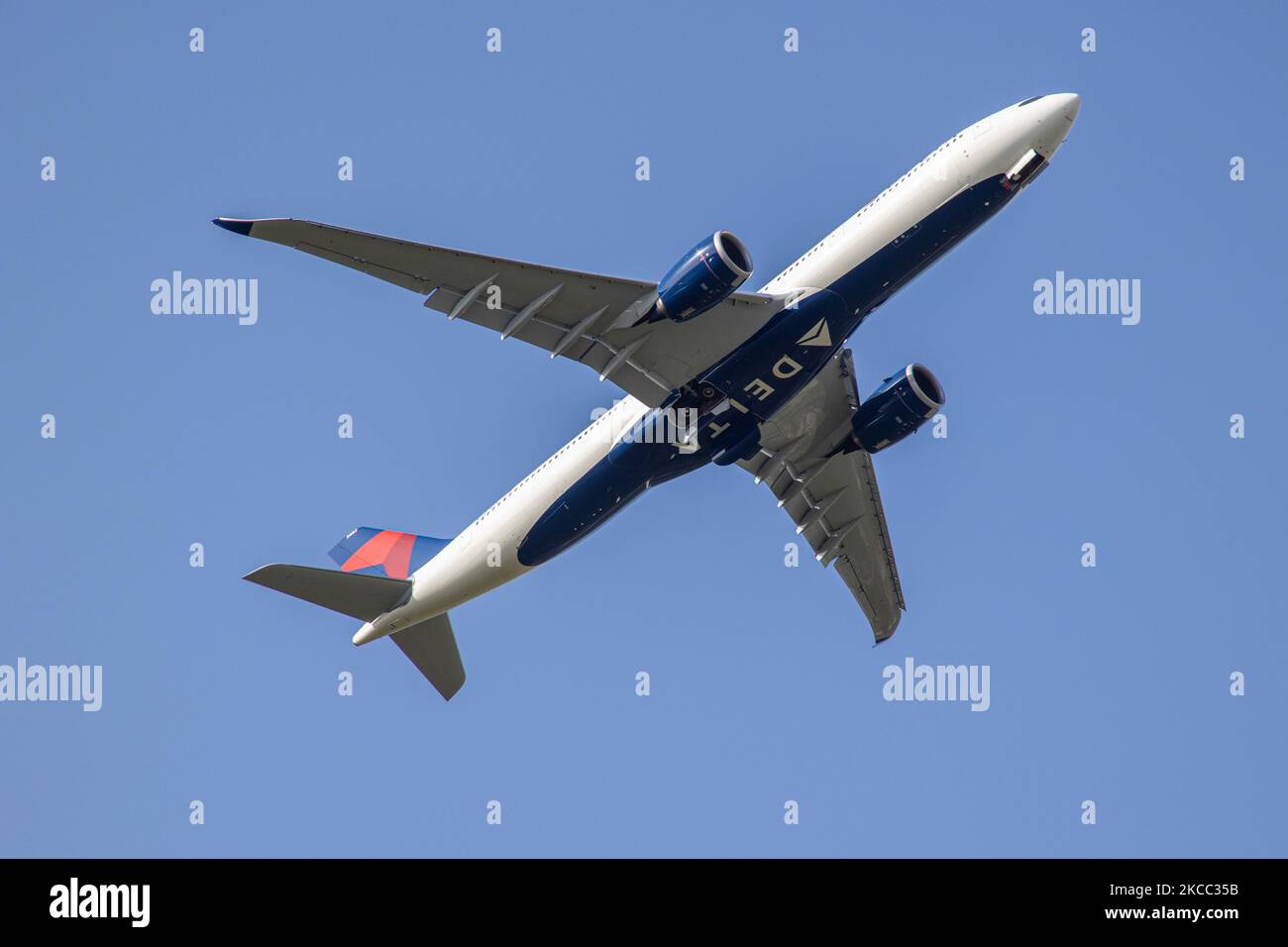 Delta a330 neo hi-res stock photography and images - Alamy