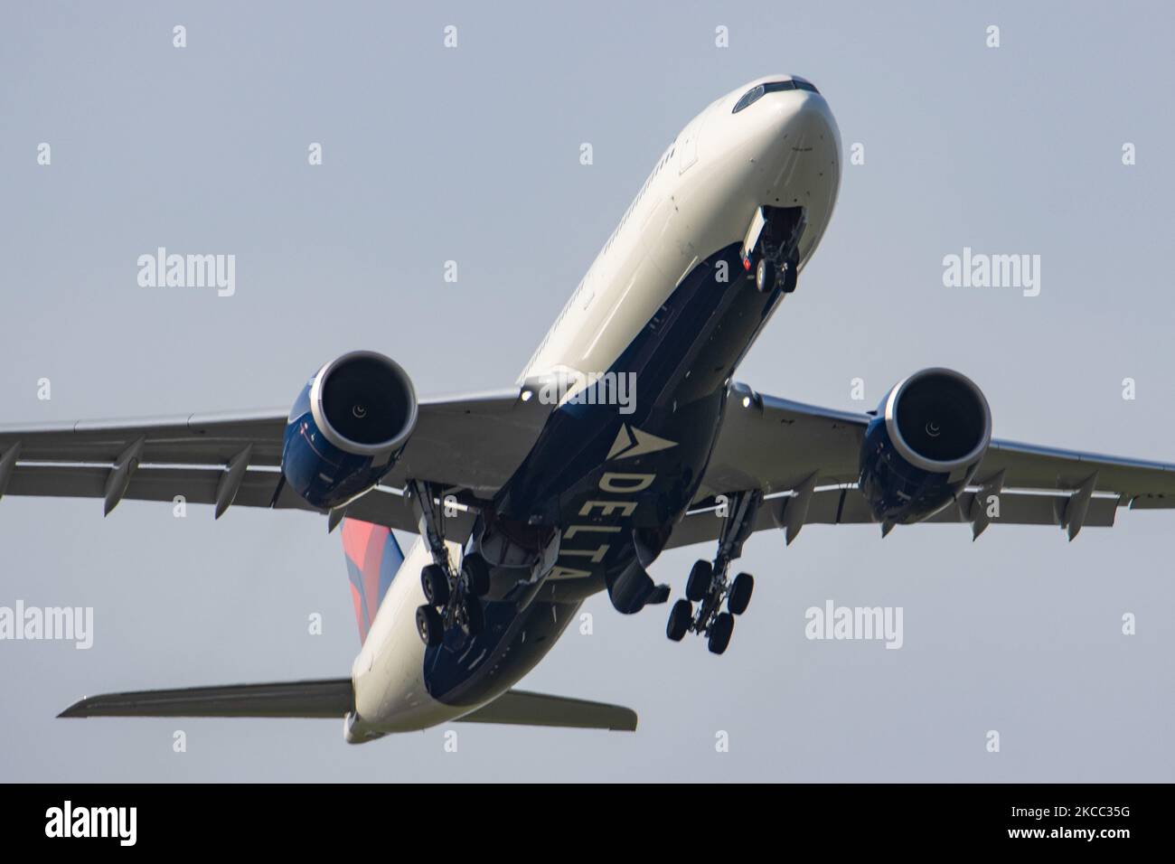 Delta airlines a330neo hi-res stock photography and images - Alamy