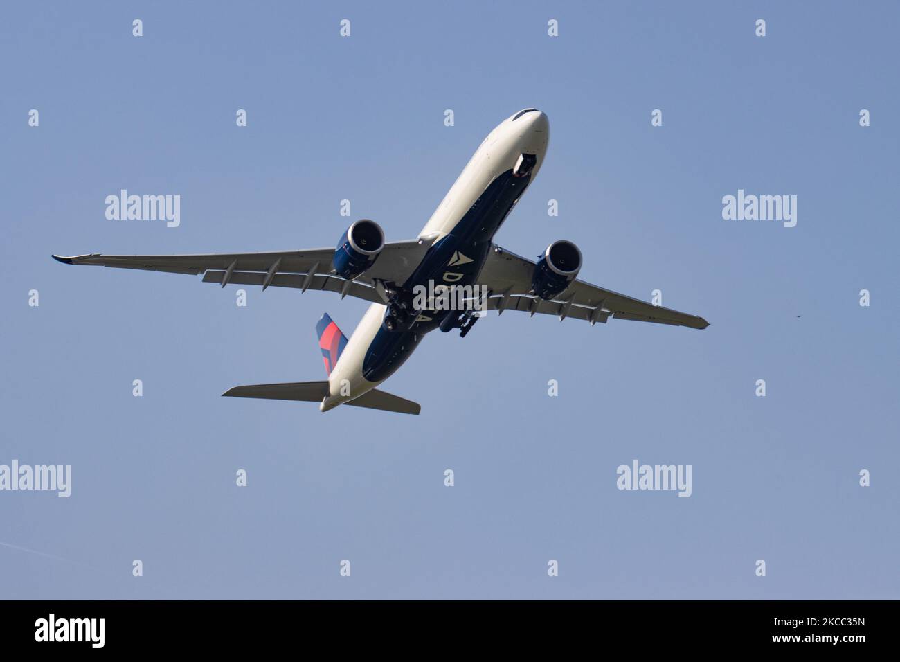 Delta airlines a330neo hi-res stock photography and images - Alamy