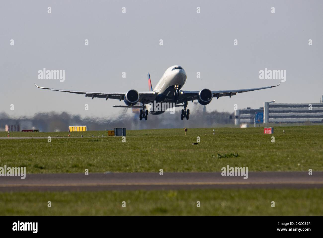 Delta airlines a330neo hi-res stock photography and images - Alamy