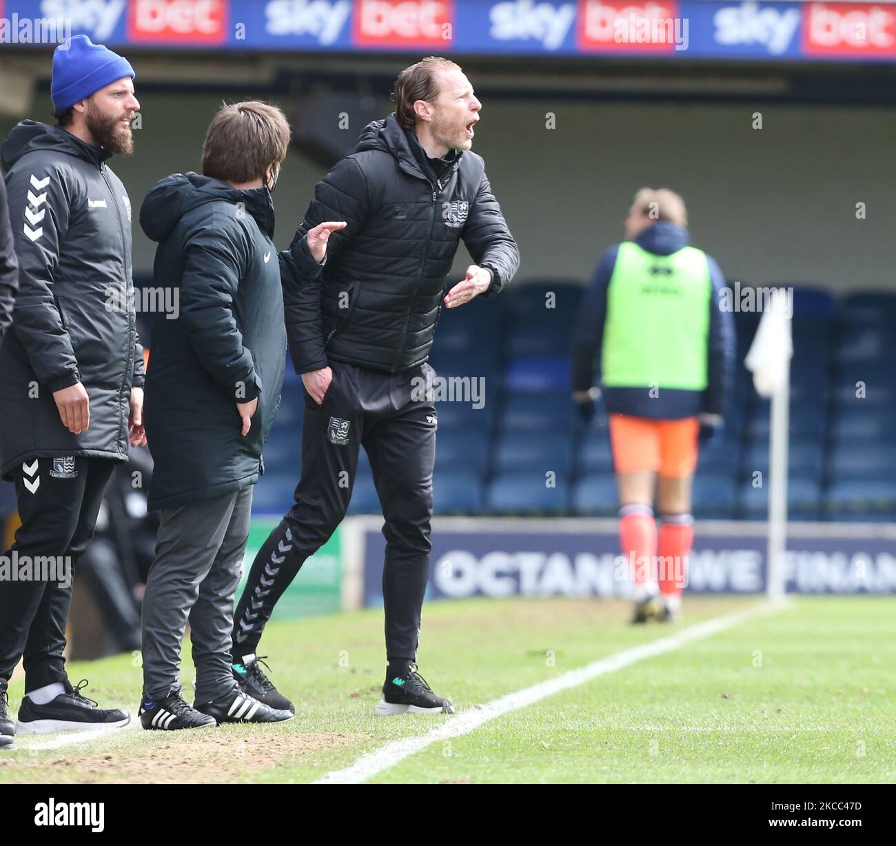 Mark Molesley manager of Southend United during Sky Bet League Two ...