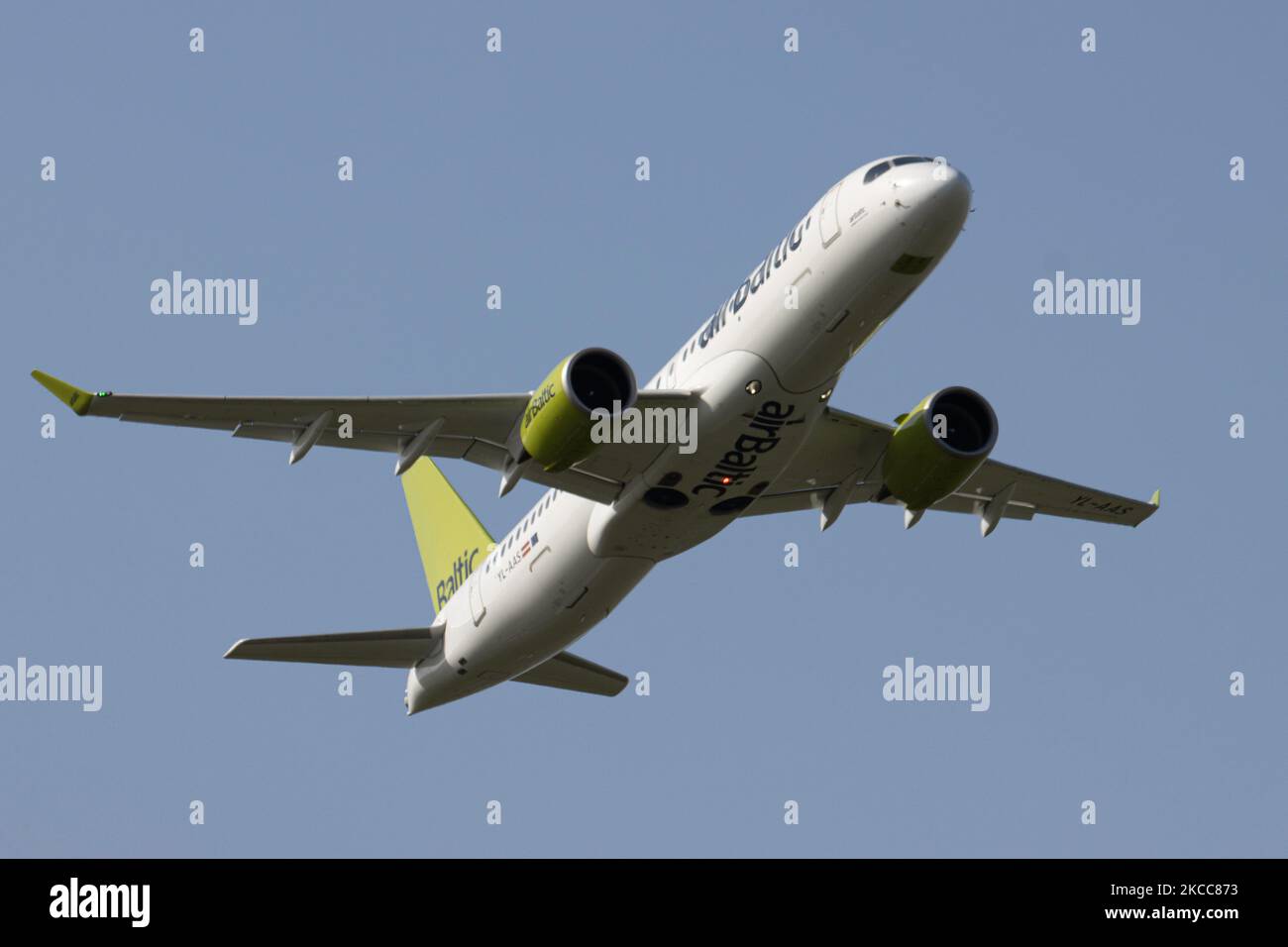 Airbus a220 cockpit hi-res stock photography and images - Alamy
