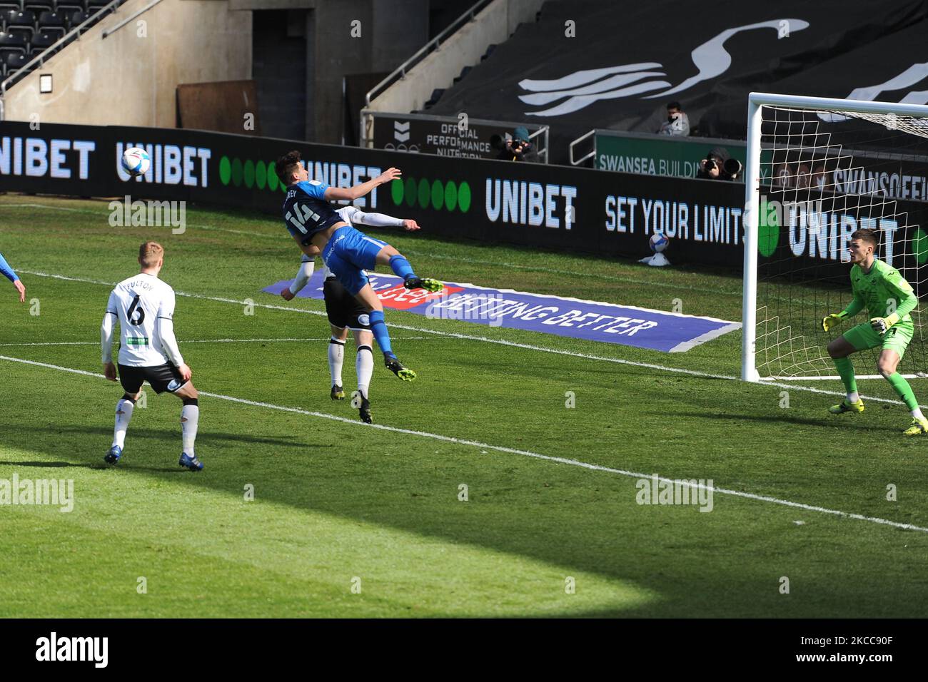 Jordan storey preston north end hi-res stock photography and images - Alamy