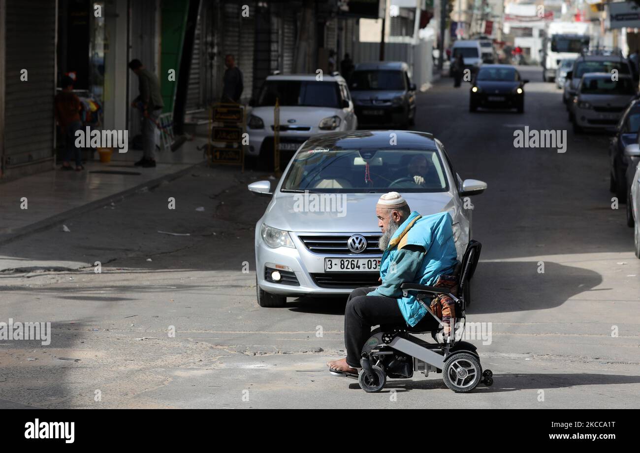 Palestinian disabled hi-res stock photography and images - Alamy