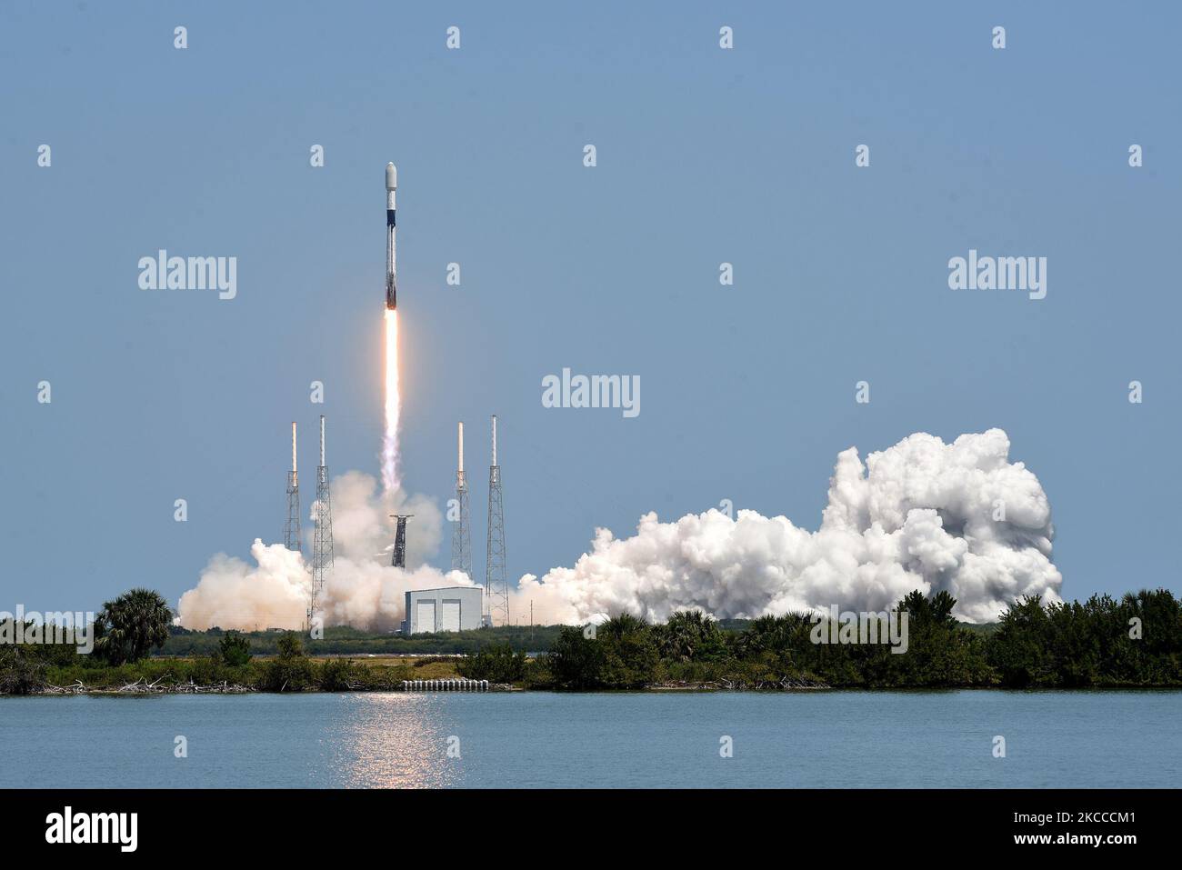 Starlink constellation hi-res stock photography and images - Alamy