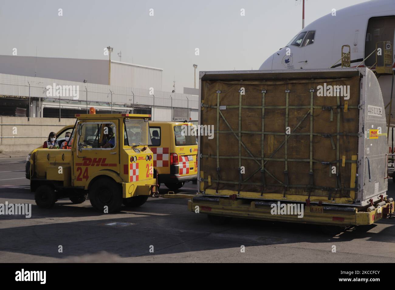 Mexico citys international airport hi-res stock photography and images ...