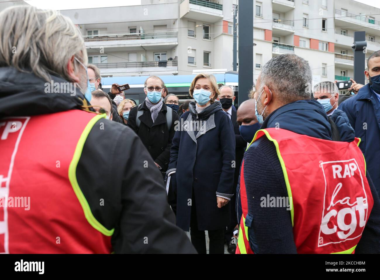 President of the French region of Ile-de-France Valerie Pecresse (C ...