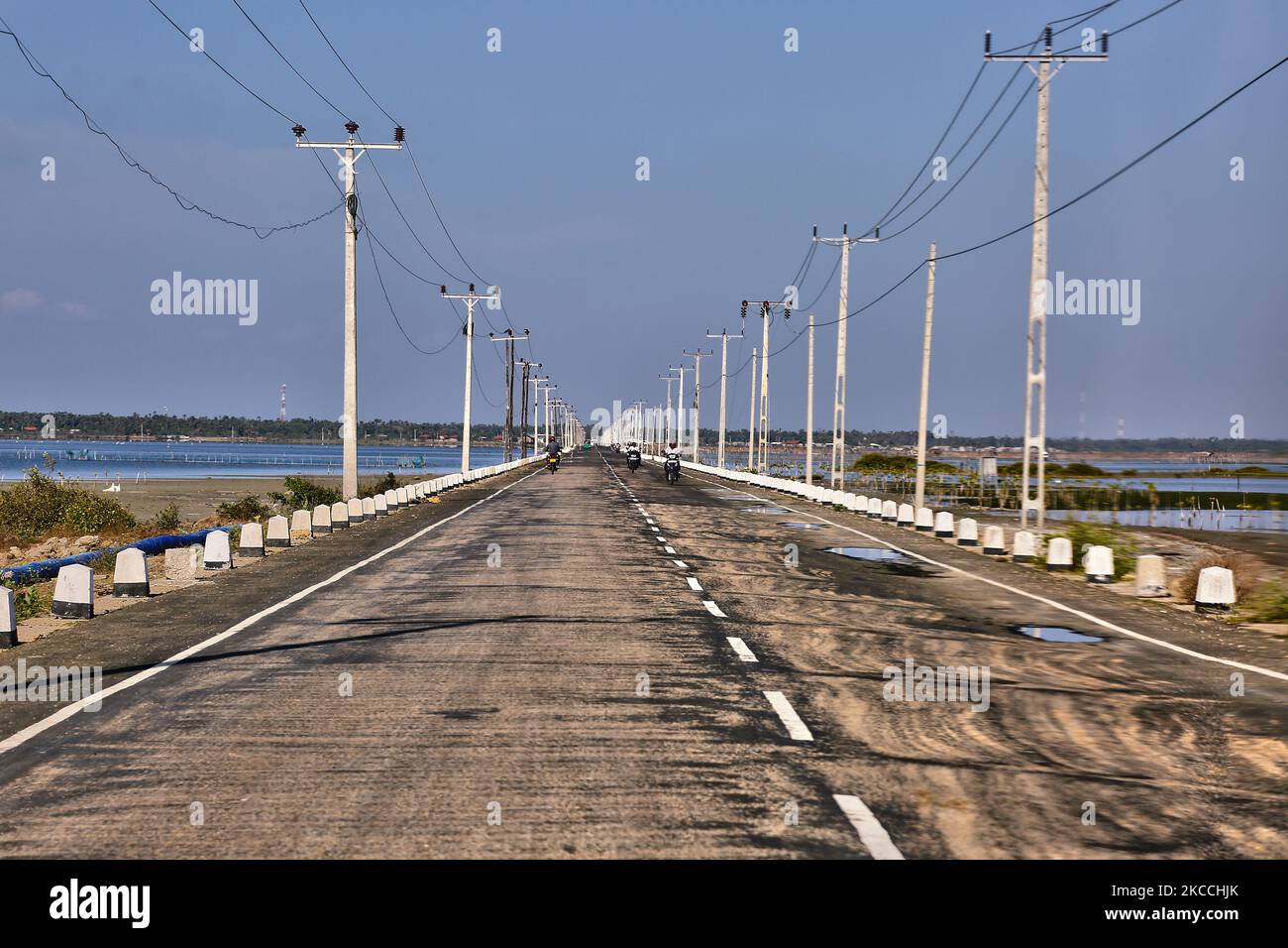 Road cutting through the ocean along the Jaffna Peninsula in Jaffna ...