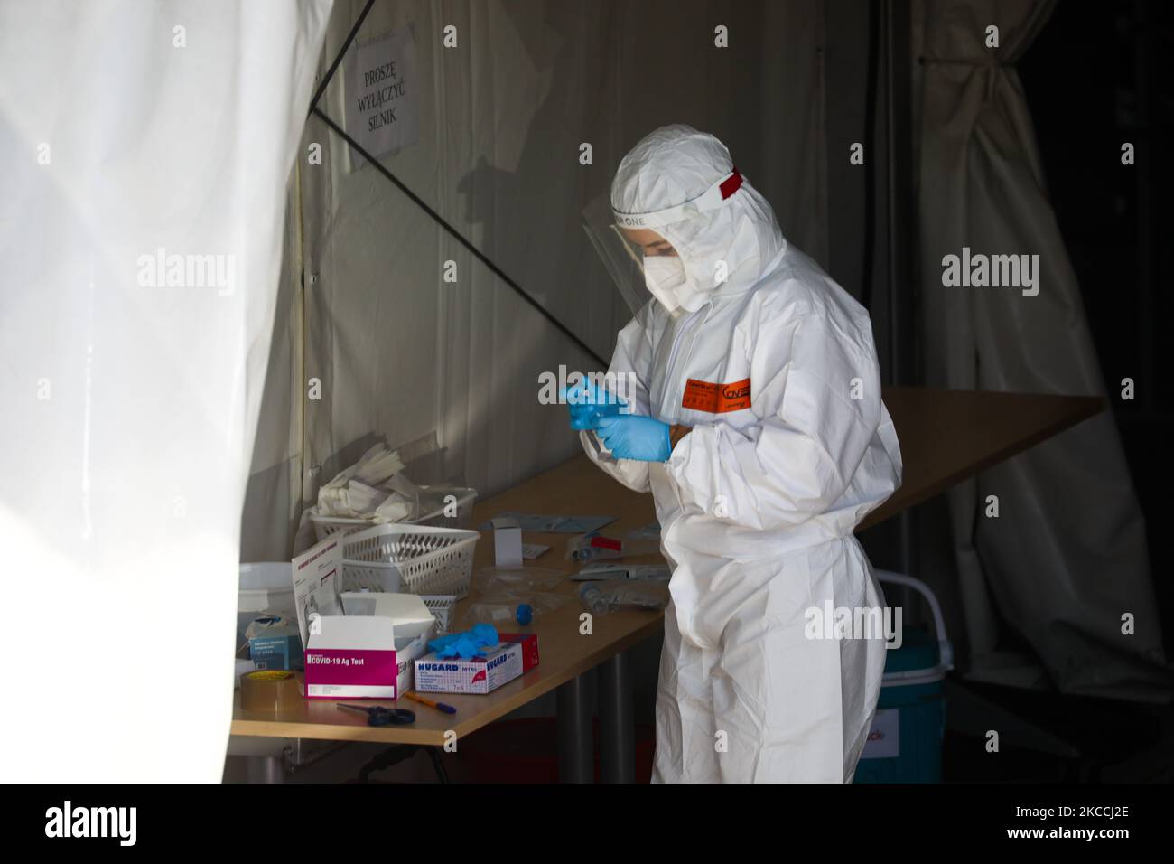 Point of care testing gloves hi-res stock photography and images - Alamy