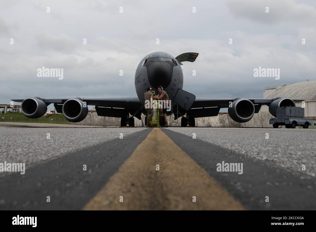 718th aircraft maintenance squadron hi-res stock photography and images ...
