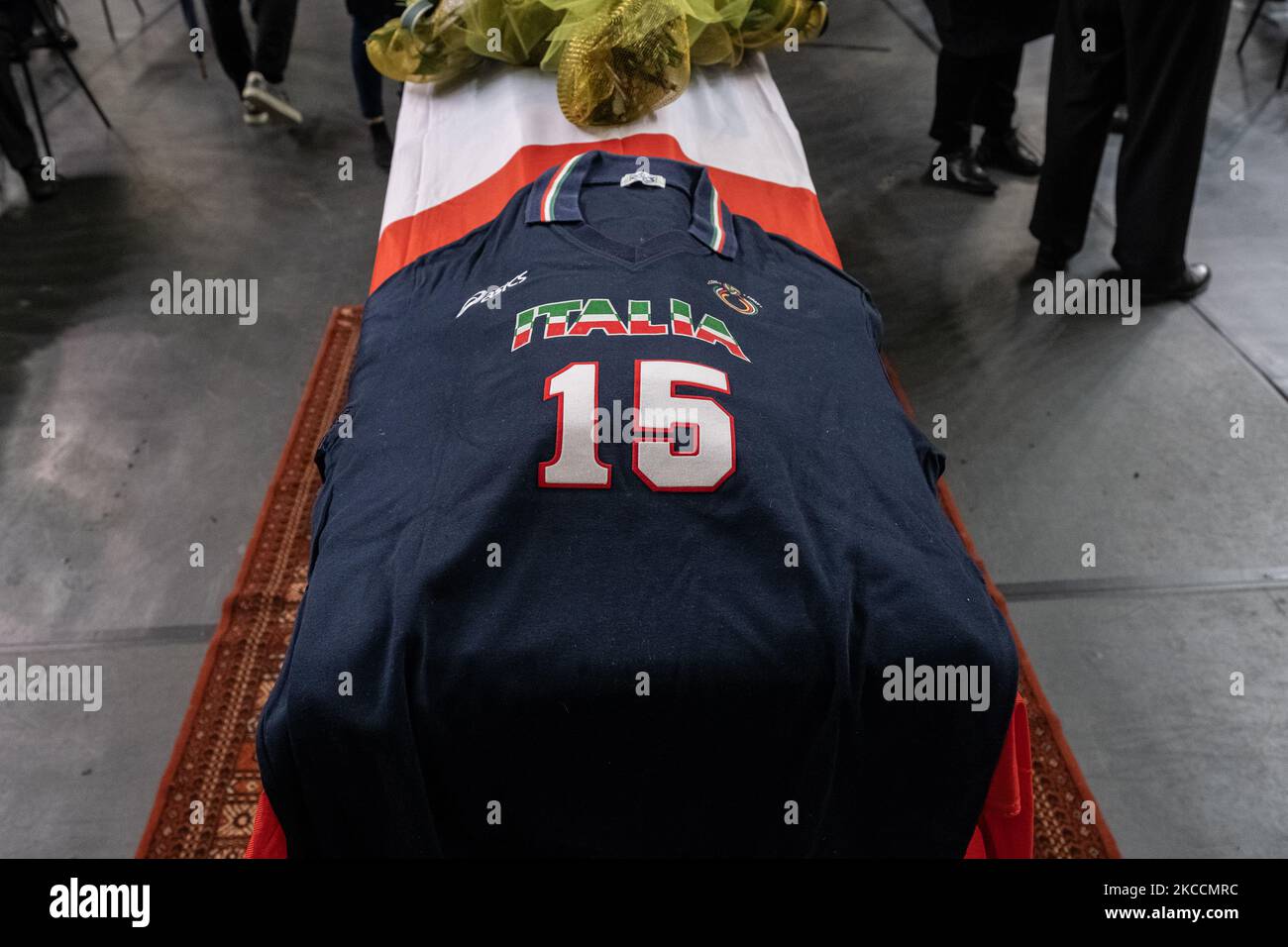 Number 15 shirt hi-res stock photography and images - Alamy