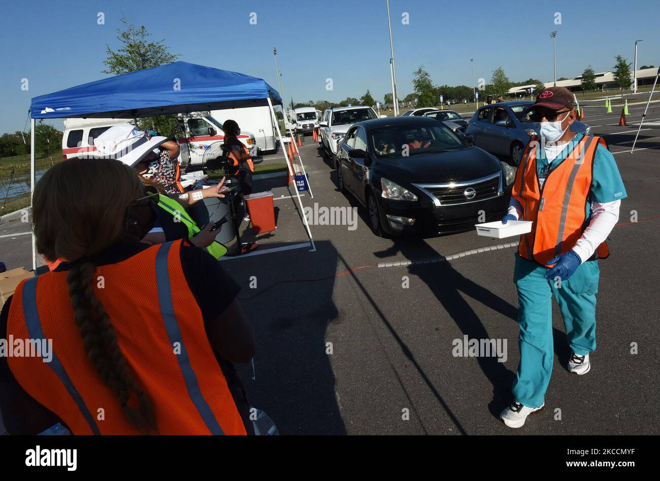 Cars line up pop hi-res stock photography and images - Alamy