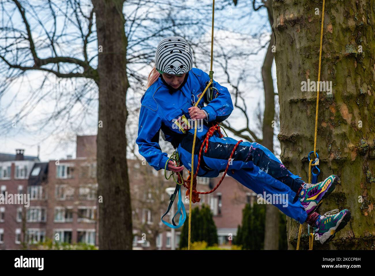 AN XR activist is teaching how to climb, during the Extinction ...